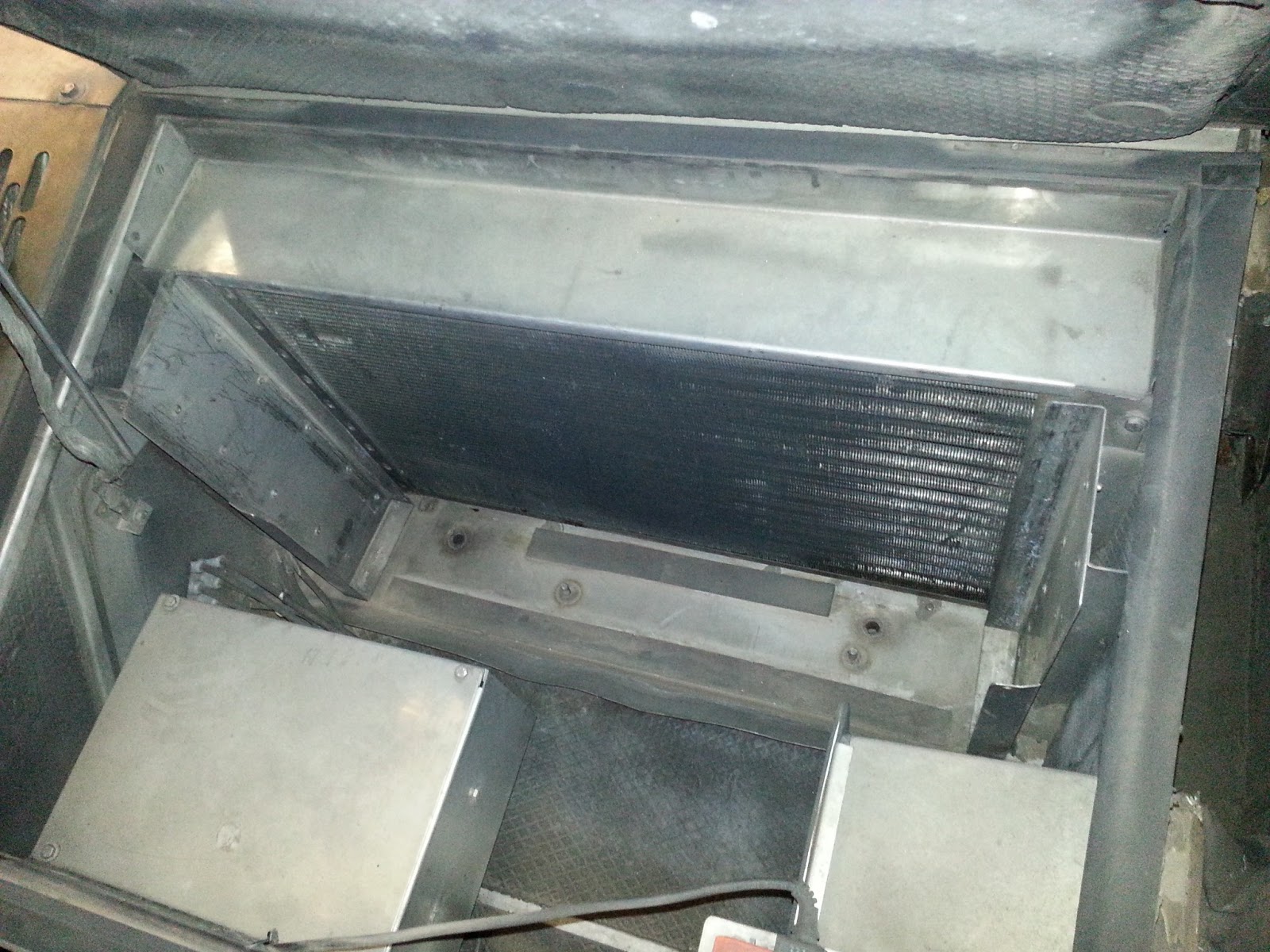 ELECTRICAL COACH CARE: LHB RMPU Pictures