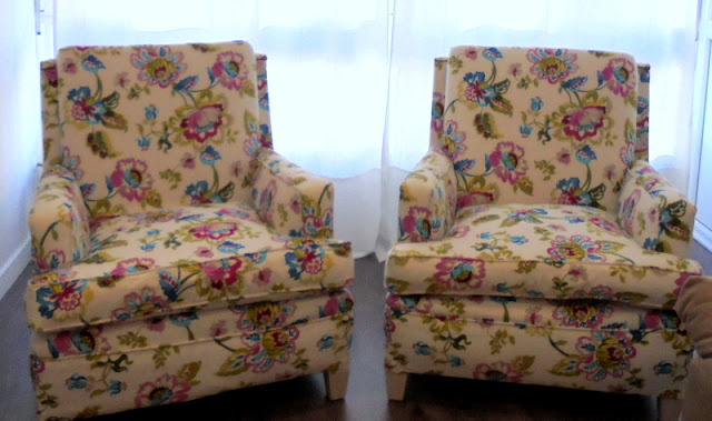 EL DESVÁN DE LOS TRASTUCOS: BUTACAS TAPIZADAS CON ESTAMPADO DE FLORES