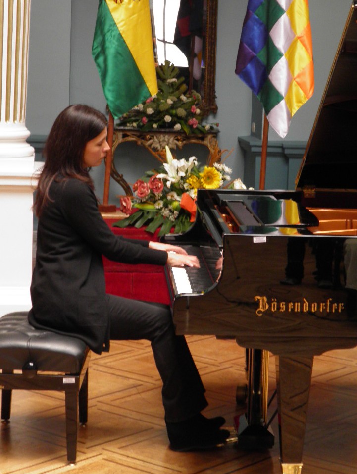 ENCICLOPEDIA DEL BICENTENARIO DE BOLIVIA: ANA MARIA VERA WOUDSTRA