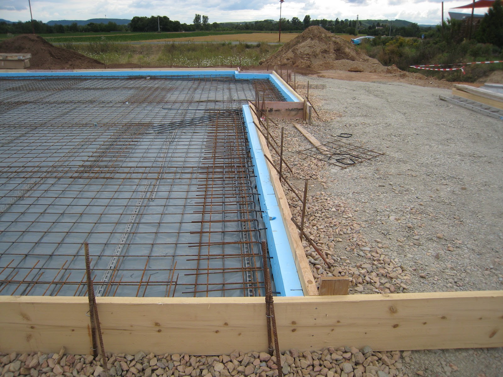 Stein auf Stein das Haus ... wird bald fertig sein: Die Schalung für ...