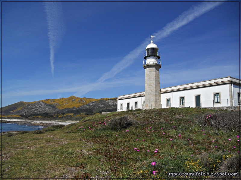 Un paseo,una foto: Faro de Lariño. Carnota (A Coruña)