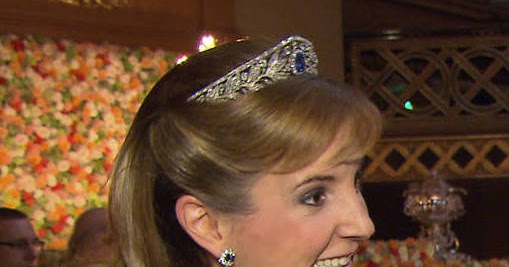 Luxarazzi 101: The Grand Duchess Adelaide Tiara