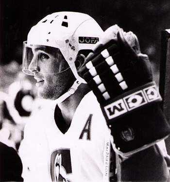 La vie est une puck: Le mystère Duncan MacPherson