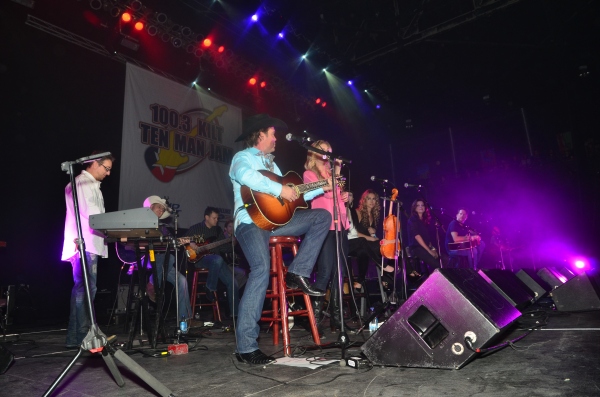 All that Glitters is Golden: Ten Man Jam - KILT - Houston, Texas