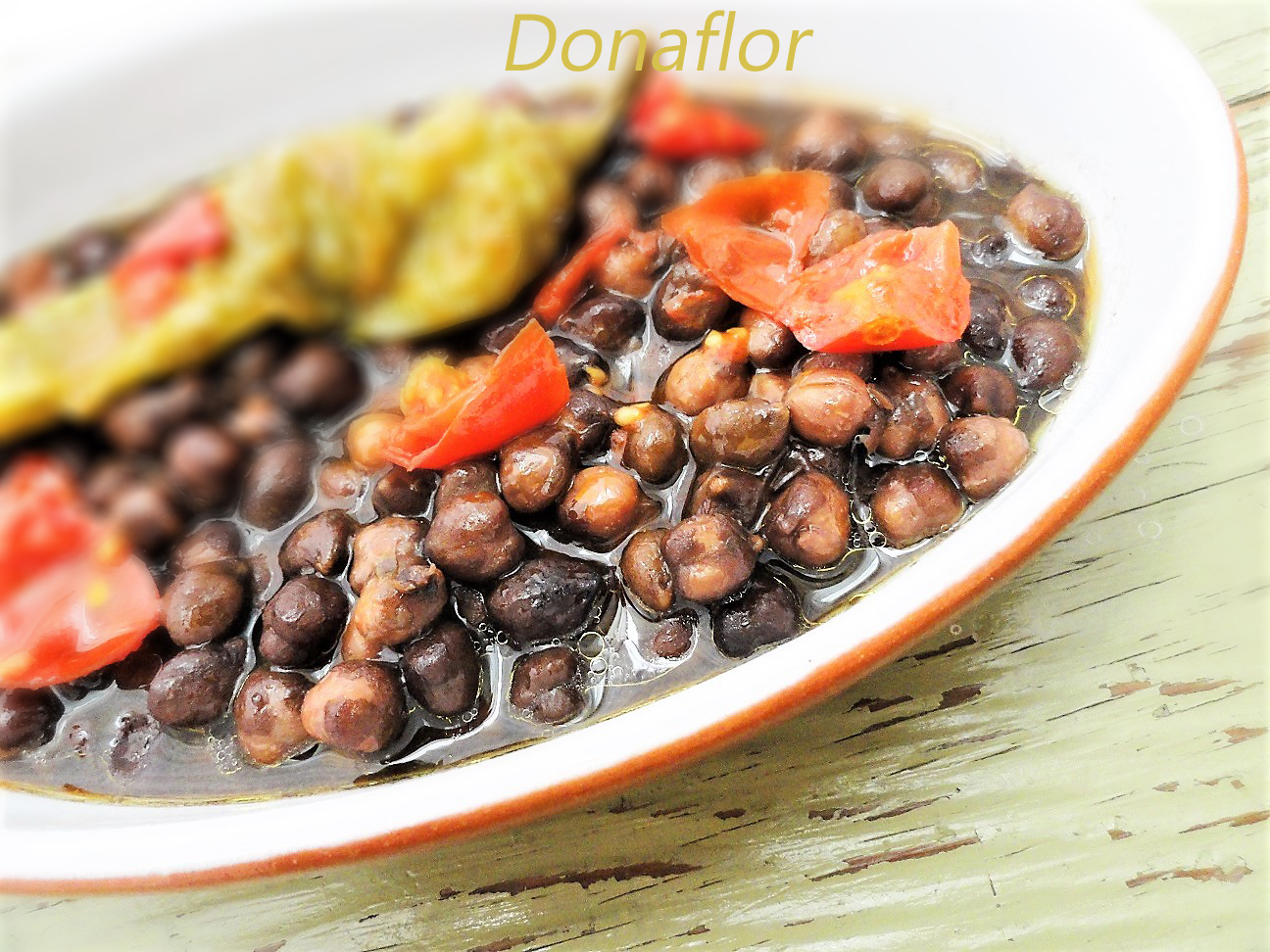 CUCINA PUGLIESE: Ceci neri con peperoni fritti