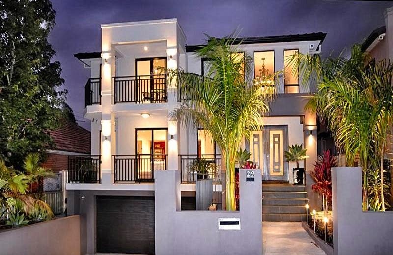 Fachadas de Casas Modernas: Fachadas de casas modernas con balcones