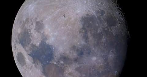 Kompas ilmu: Mengenal satelit satelit alami