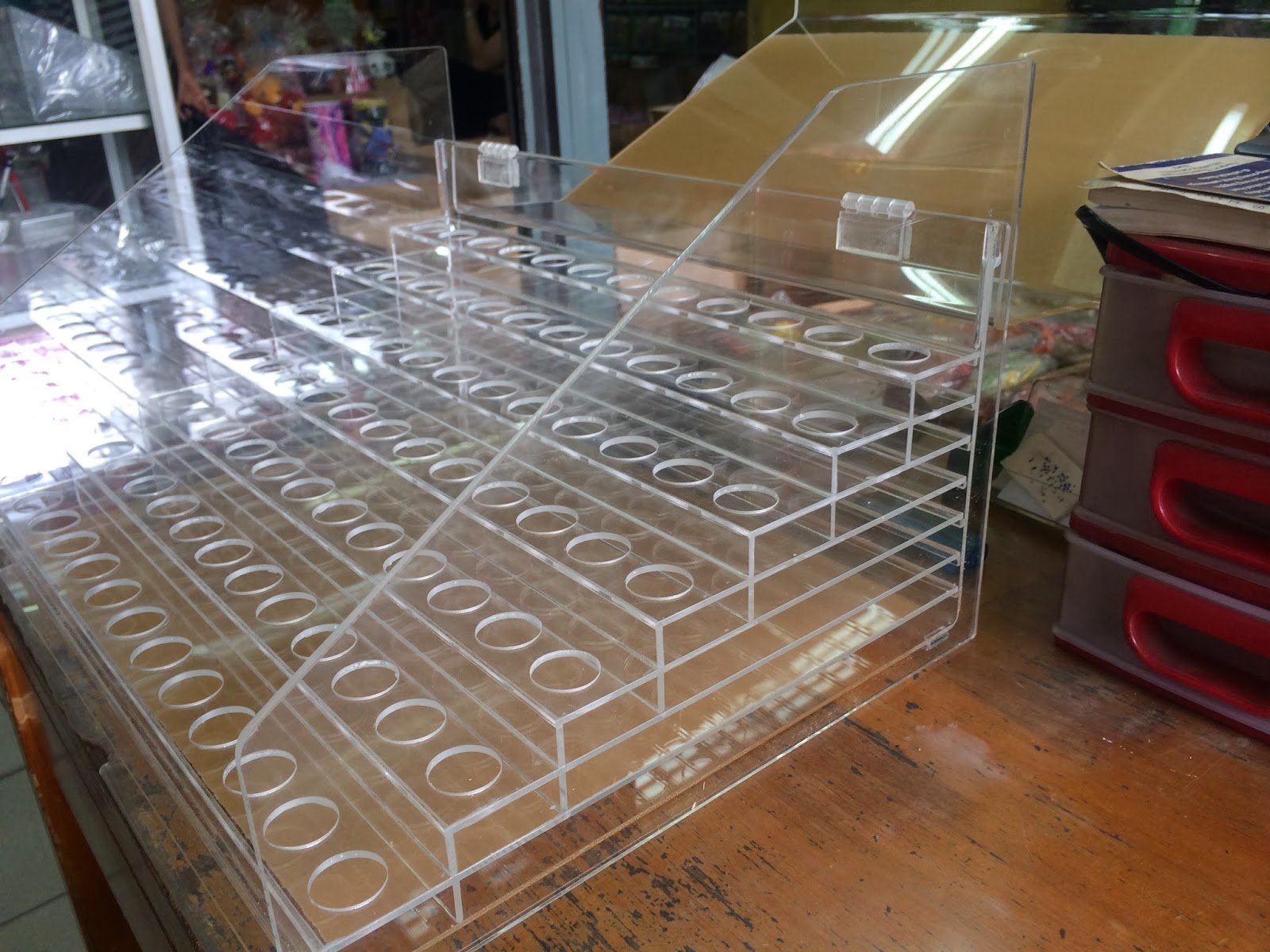 MICA DISPLAY ACRYLIC SHOWCASE SPECIALIST