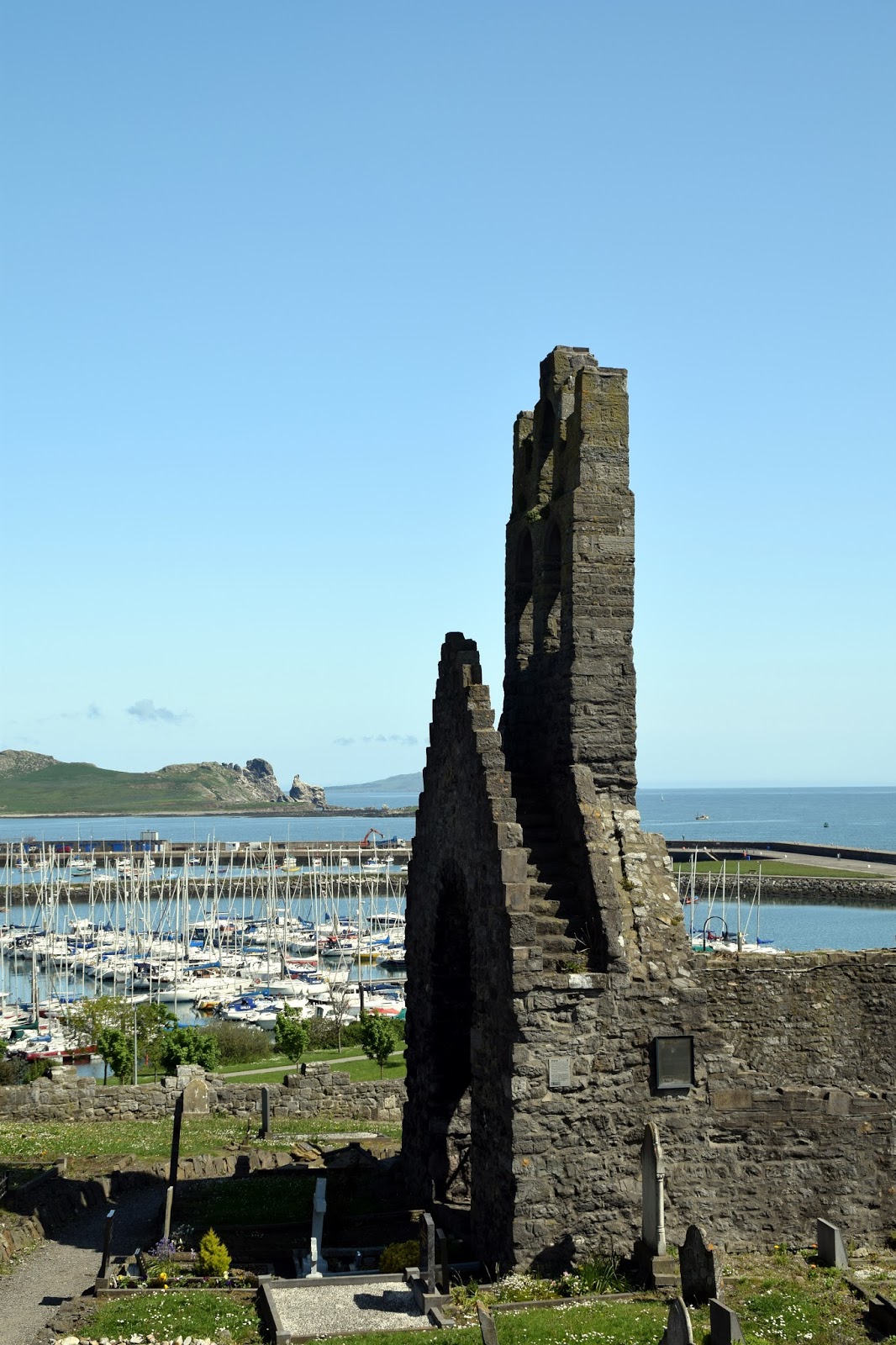 Enjoy your time with beautiful places: St. Mary’s Abbey in Howth Ireland