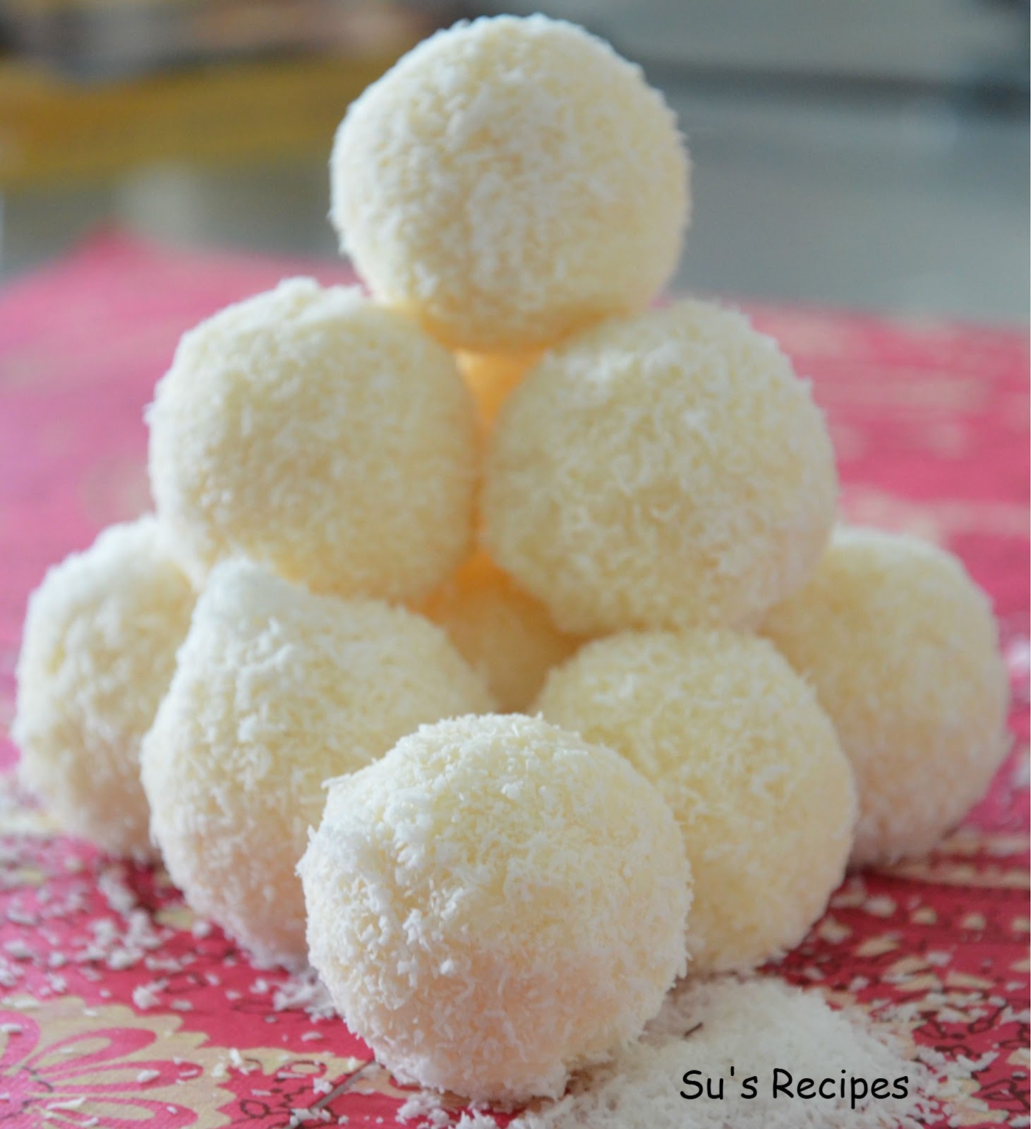 Su's Recipes: Coconut Laddu