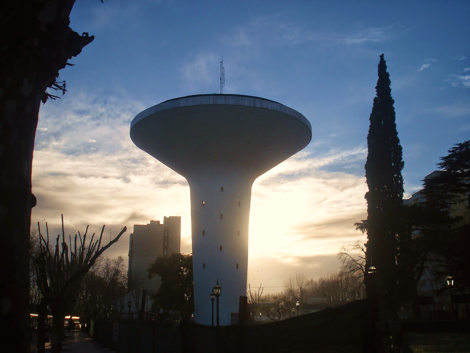 Cuando el arte ataque: Estaciones de trenes: MONTE GRANDE