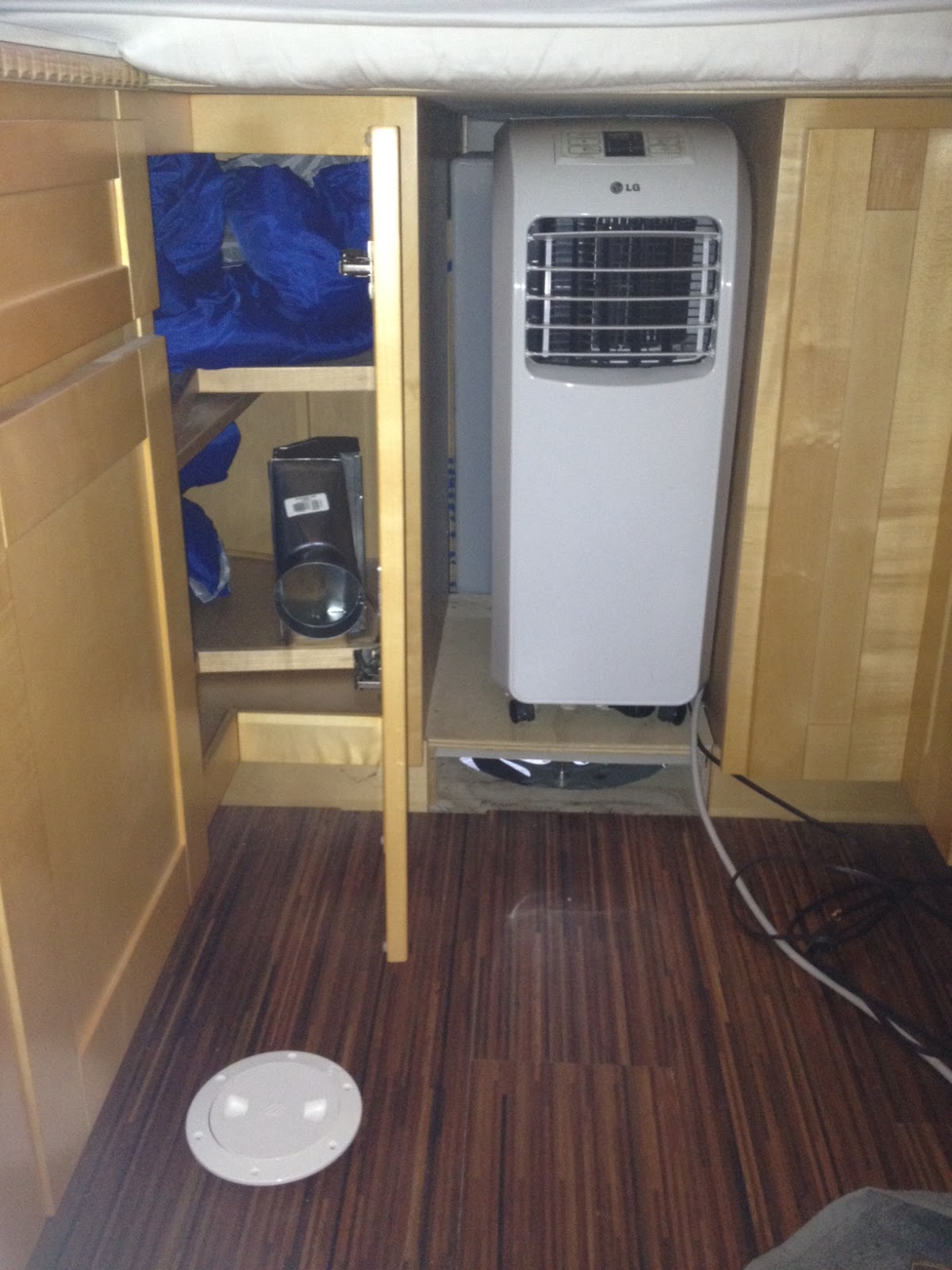 Air Conditioning Unit: Enclosed Trailer Air Conditioning Unit