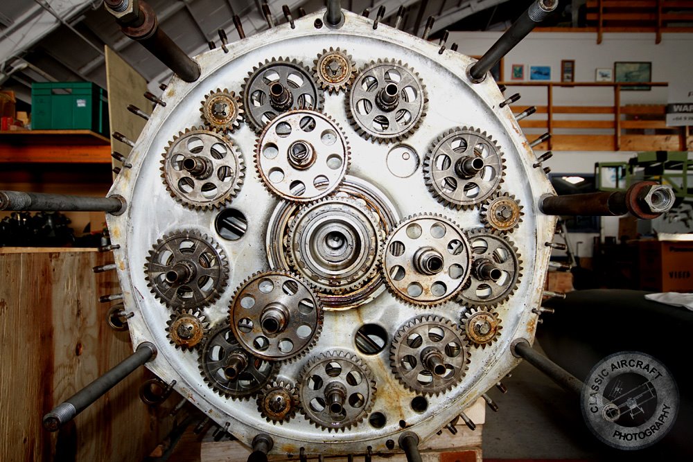 The geartrain used in radial engines by the Royal Air Force in WW2. : r ...