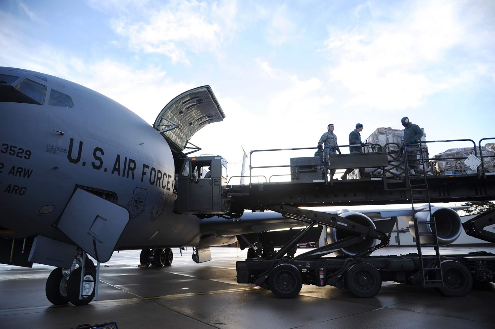 Full Frame: Stratospheric Workhorses : Singapore's KC-135R Aerial Tankers