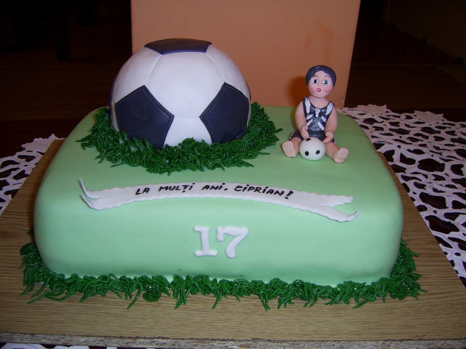 Mama-Mio Cakes: Tort minge si fotbalist