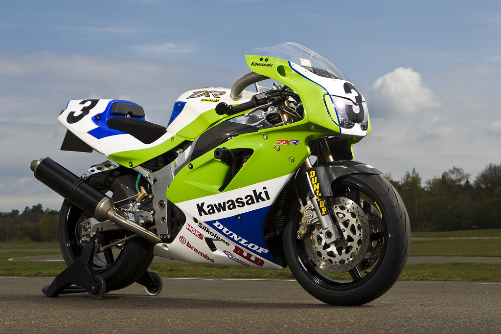 Kawasaki ZXR 750 R. Green Rocket - RocketGarage - Cafe Racer Magazine