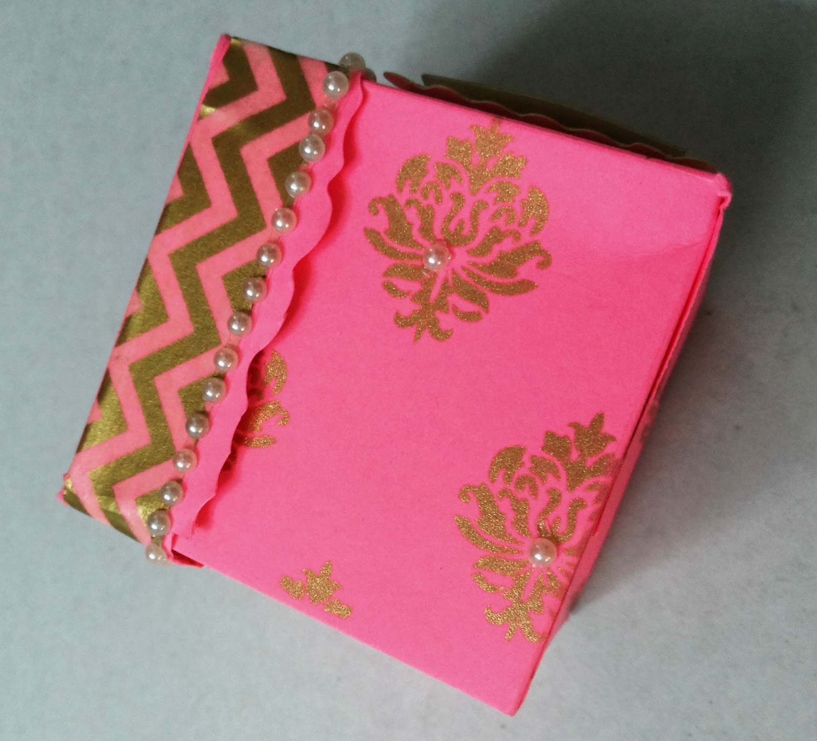 VREnchanted Color, Craft & more....: Pink gift box