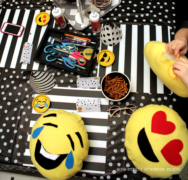 Eye Candy Creative Studio: DIY :: How to Make Emoji Pillows