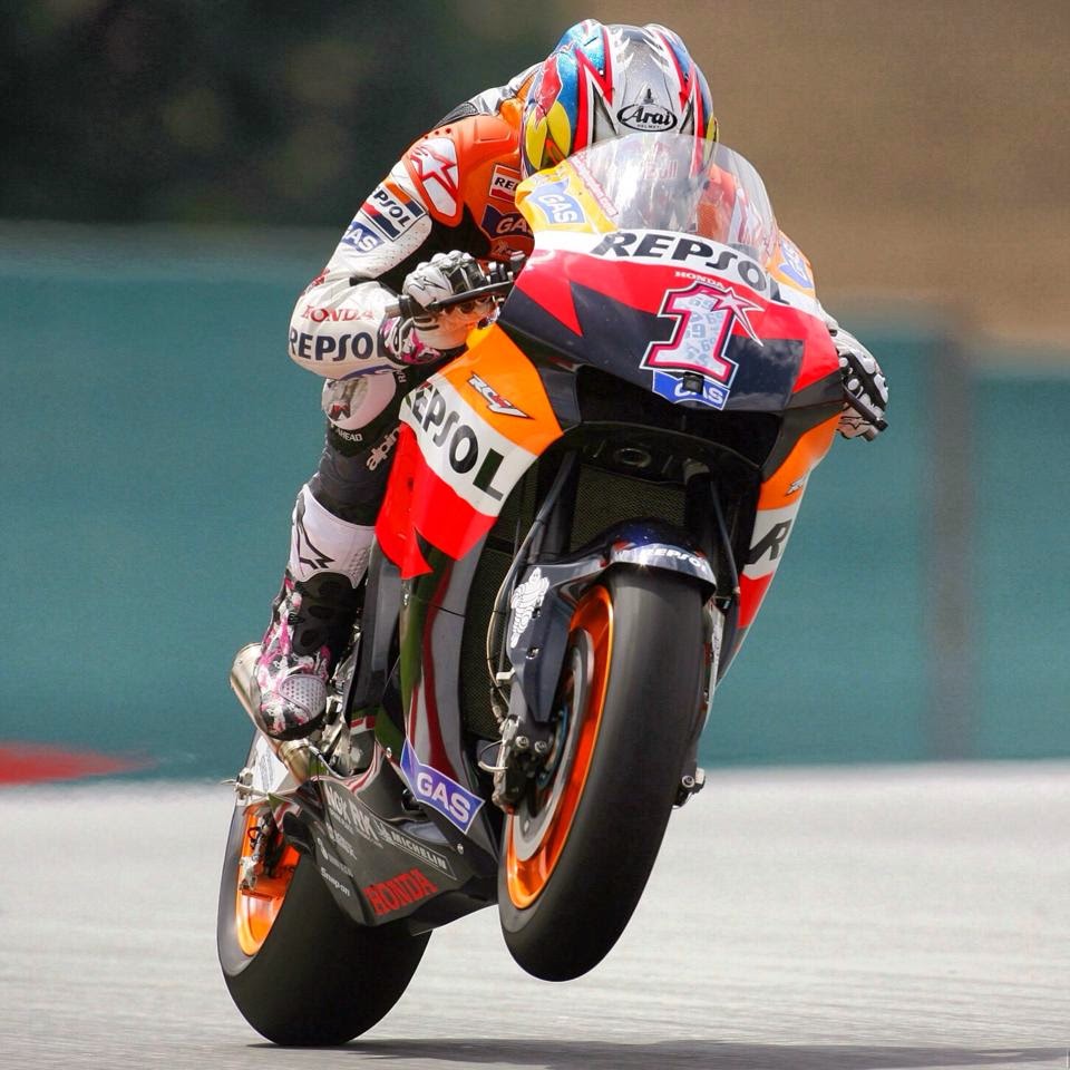 Racing Cafè: Photo #550 - Nicky Hayden 2007