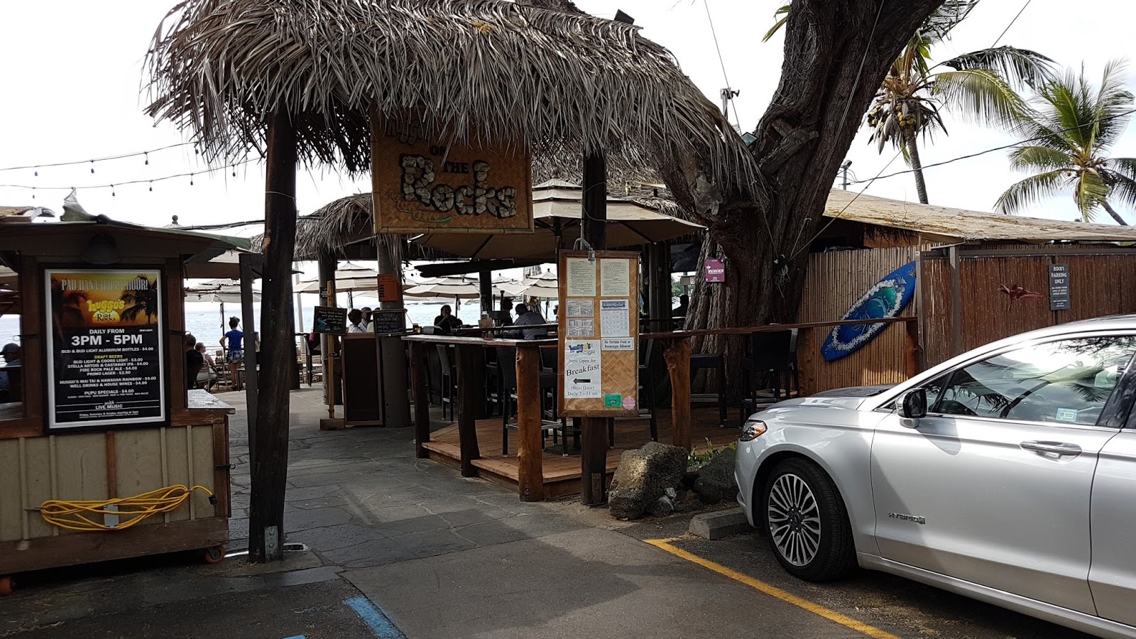 Jeeps Pubs Taverns and Bars: Huggo's On The Rocks (Kona, Hawaii, U.S.A.)
