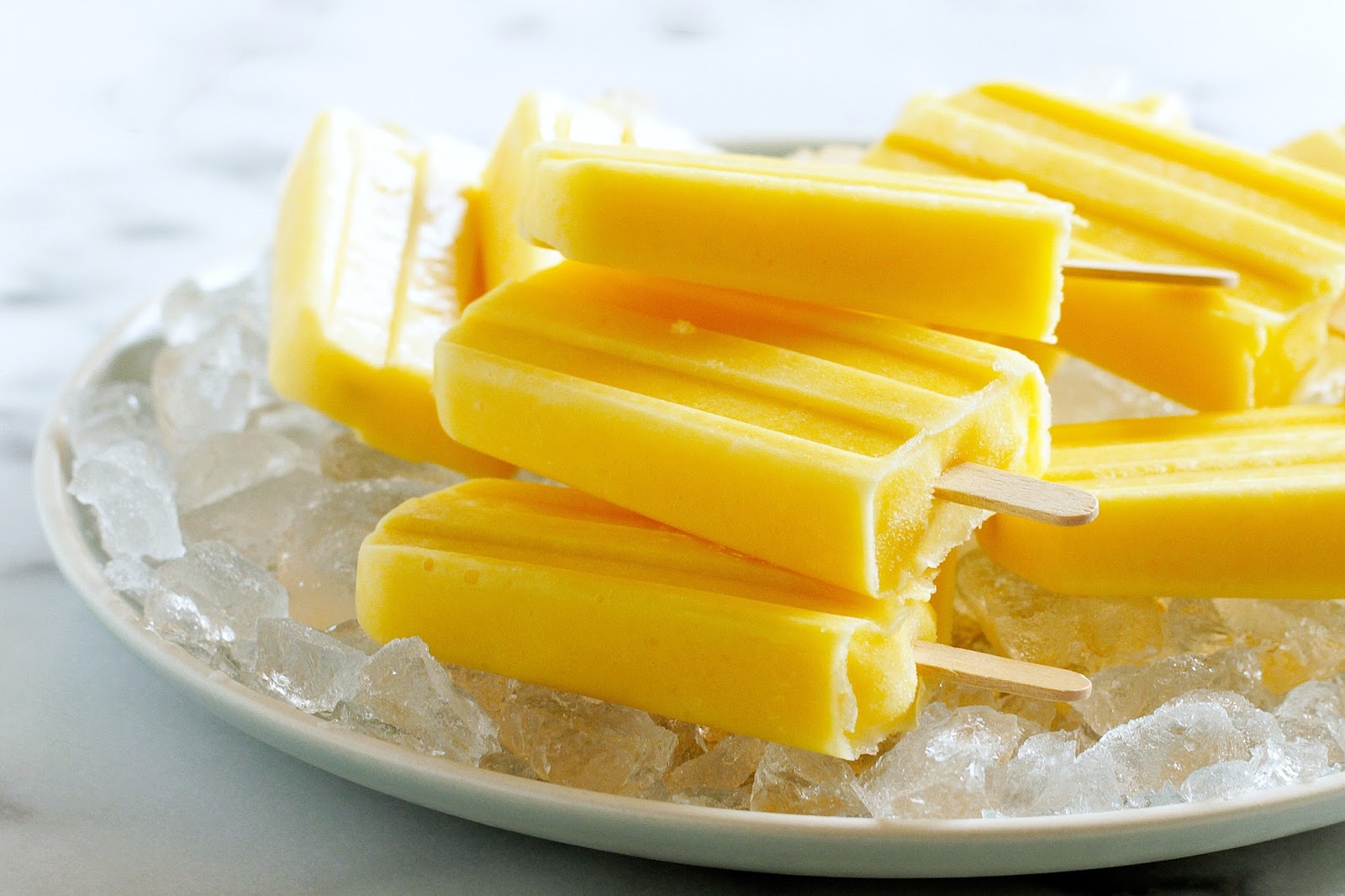 Savoir Faire: Paletas de mango con coco