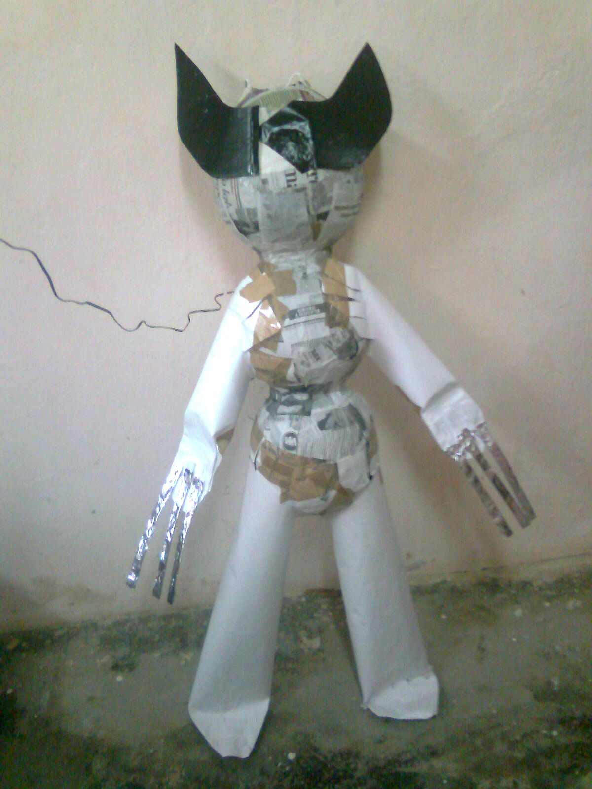 Estantes... Tienda de Manualidades: Piñata Wolverine