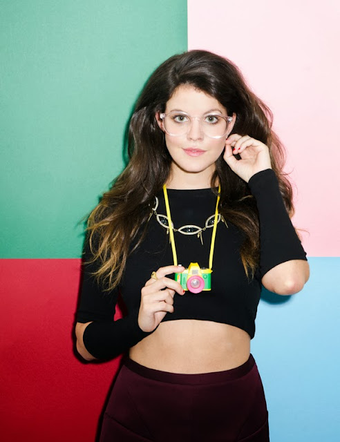 CARLOTTA COSIALS & NACHO OZALLA. OR HOW LOVE SHOULD BE... Sand in my shoes