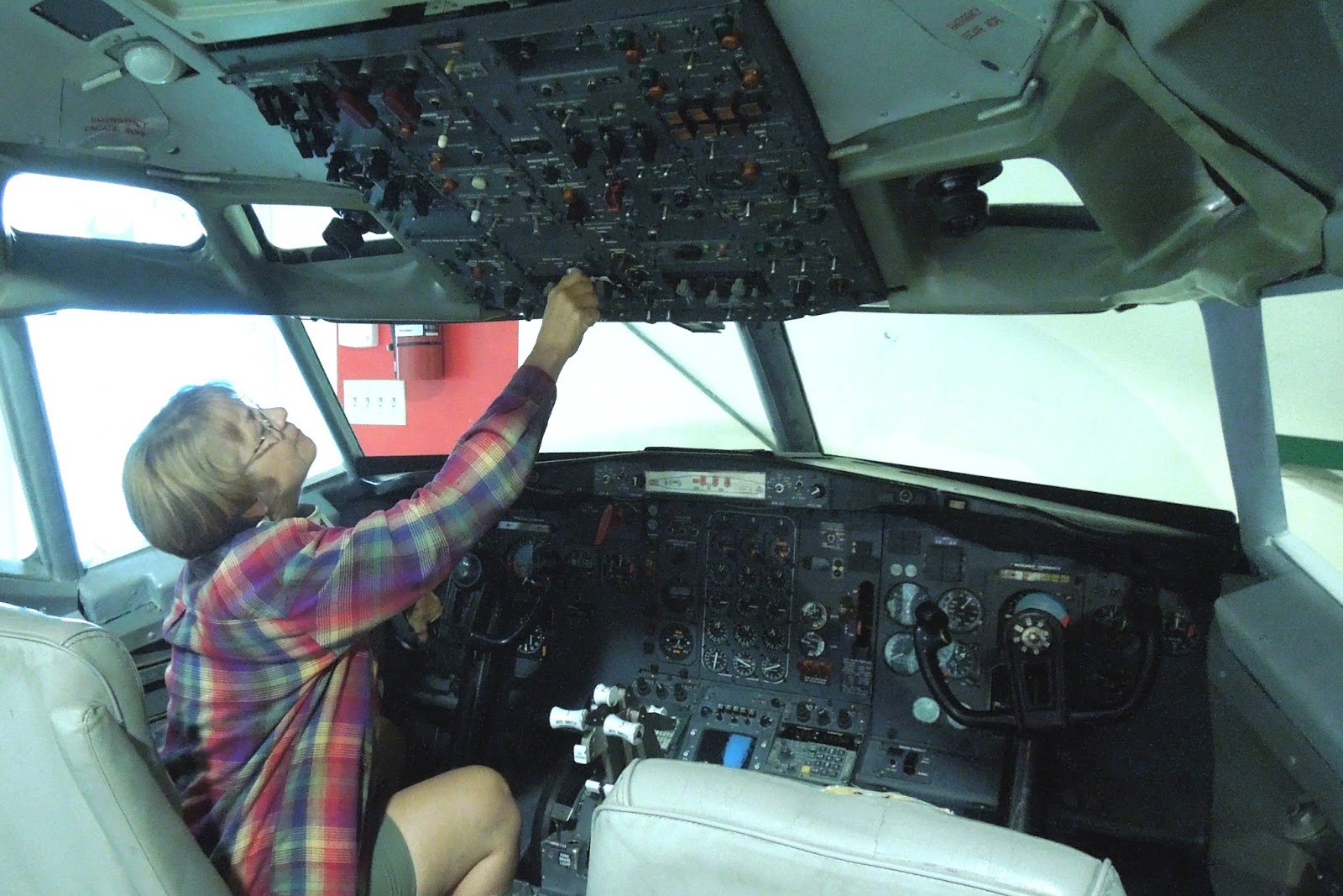 Travels of Pauline and Chuck: Anchorage about the 25th of June 2013