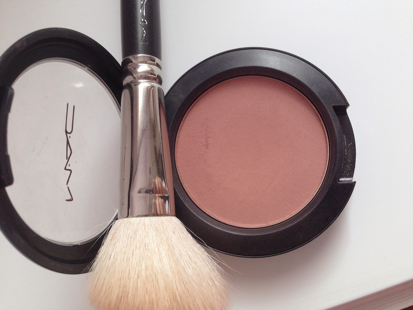 Bir Amaçsızın Dünyası: Mac Buff Allık/ Beyaz tenlilerin bronzerı! Mac ...