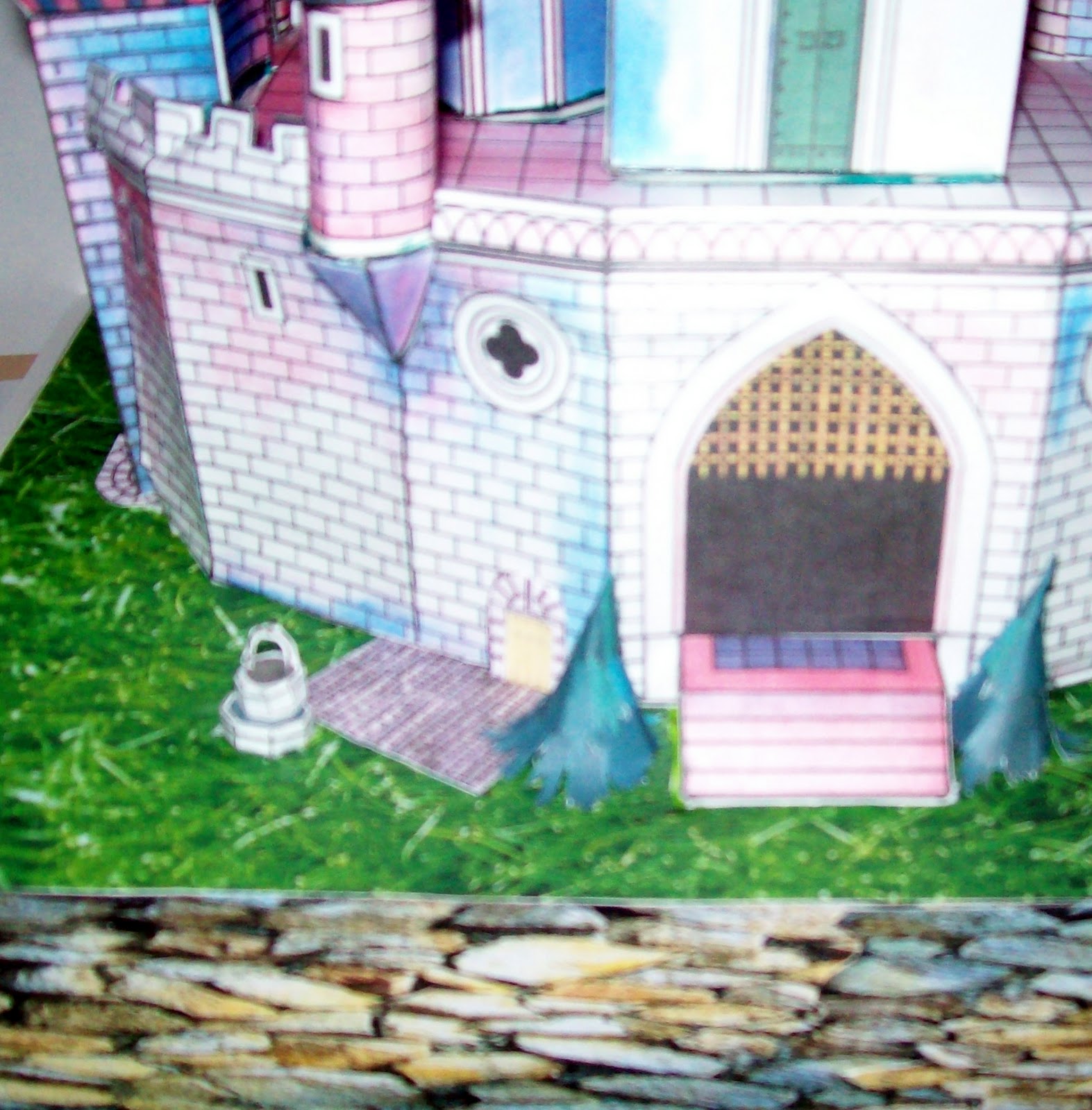 DickieRaye's Papercraft: Disney's Cinderella's Castle Part 2