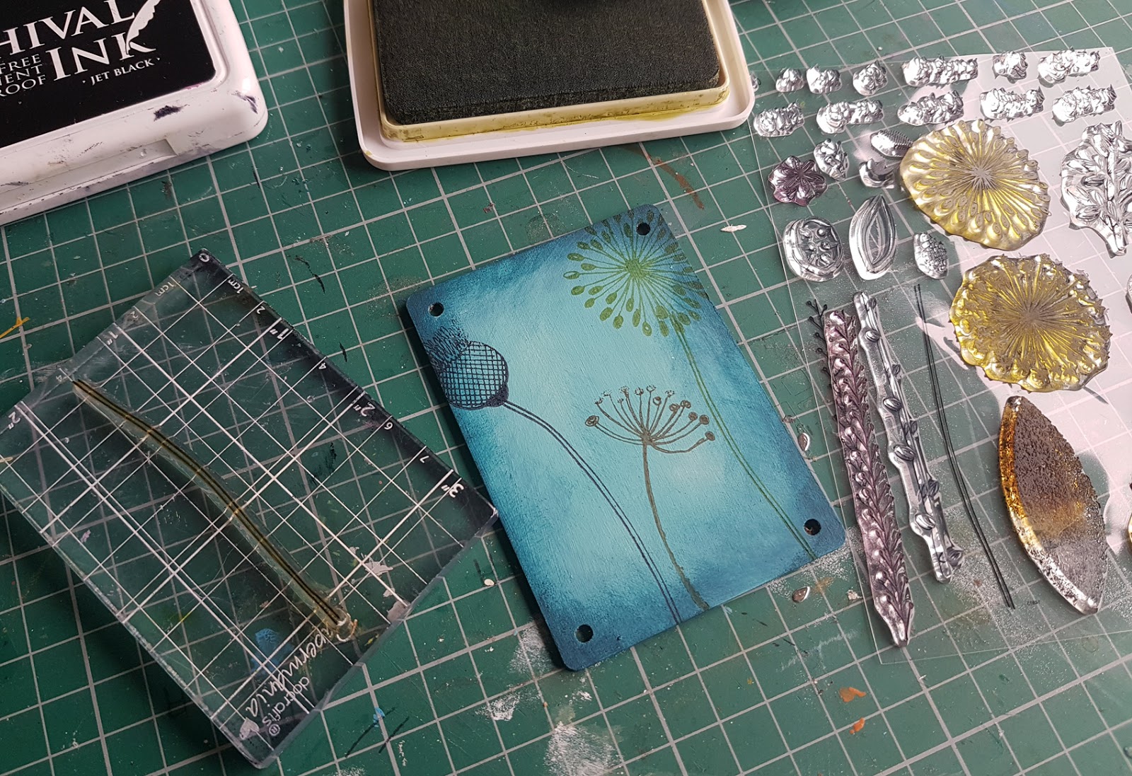 Craft Stamper Magazine: Wild flower meadow ATC