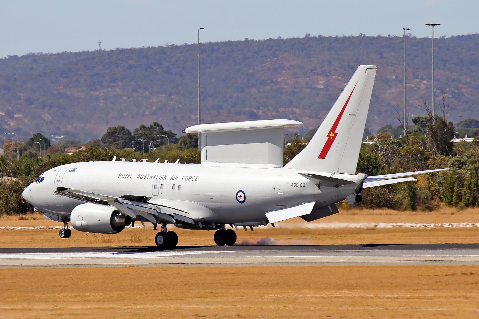 Perth Airport Spotter's Blog: RAAF B737-7ES Wedgetail A30-001 (1st ...
