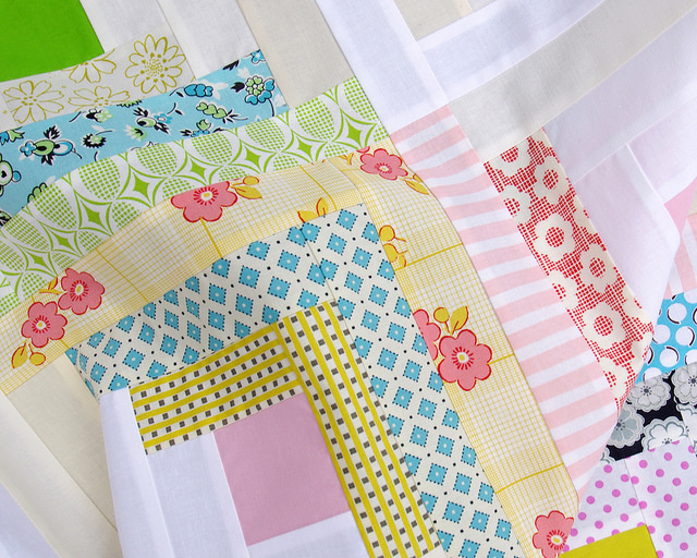 Red Pepper Quilts: Log Cabin Quilt ~ Fields and Furrows