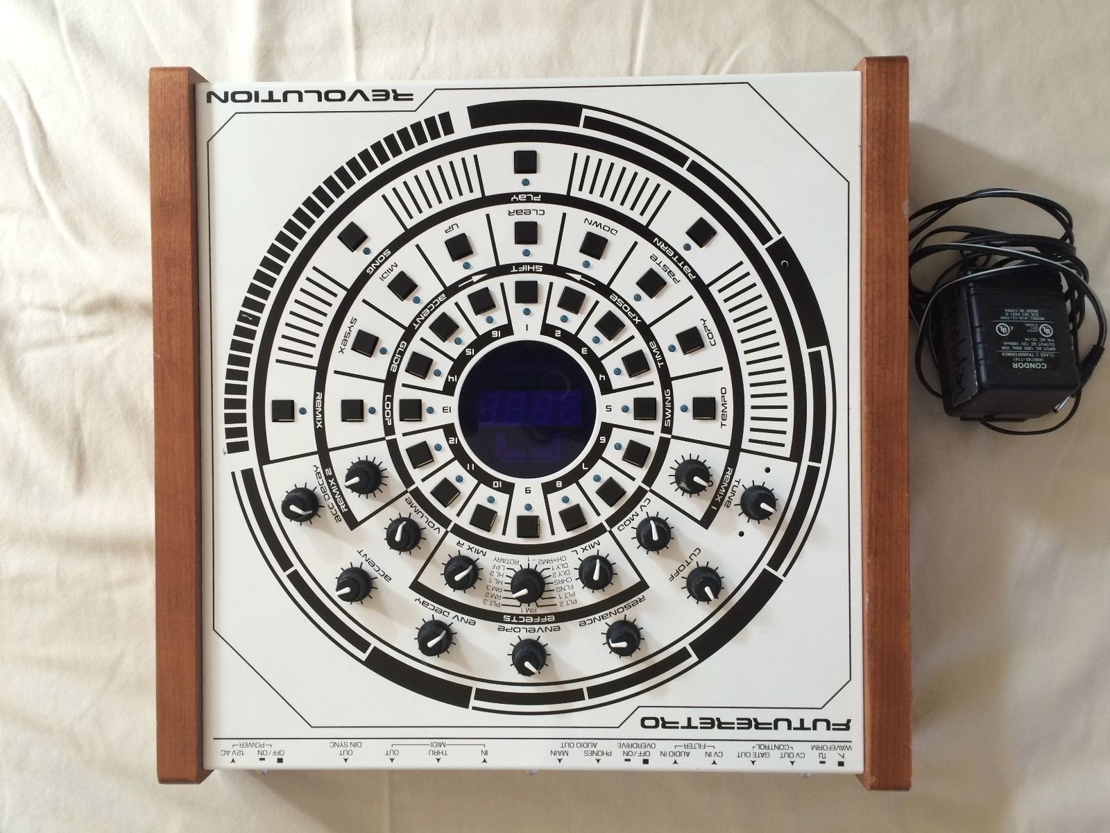 MATRIXSYNTH: Future Retro Revolution SN FREV0055