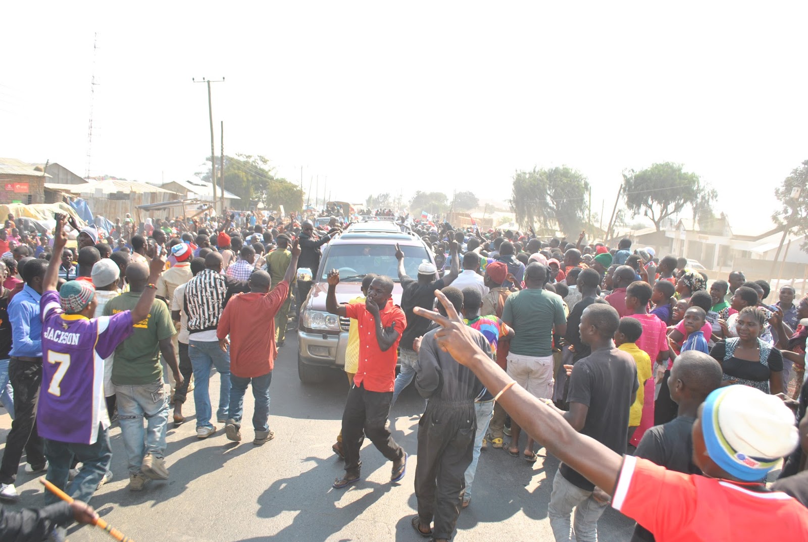 Habari na Matukio Mbeya: LOWASSA AFUNIKA MBEYA,MAPOKEZI YAKE YAVUNJA ...