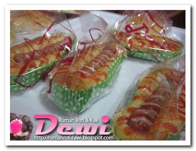 Roti manis (Rumah Roti Dewi) ~ Rumah Roti Dewi