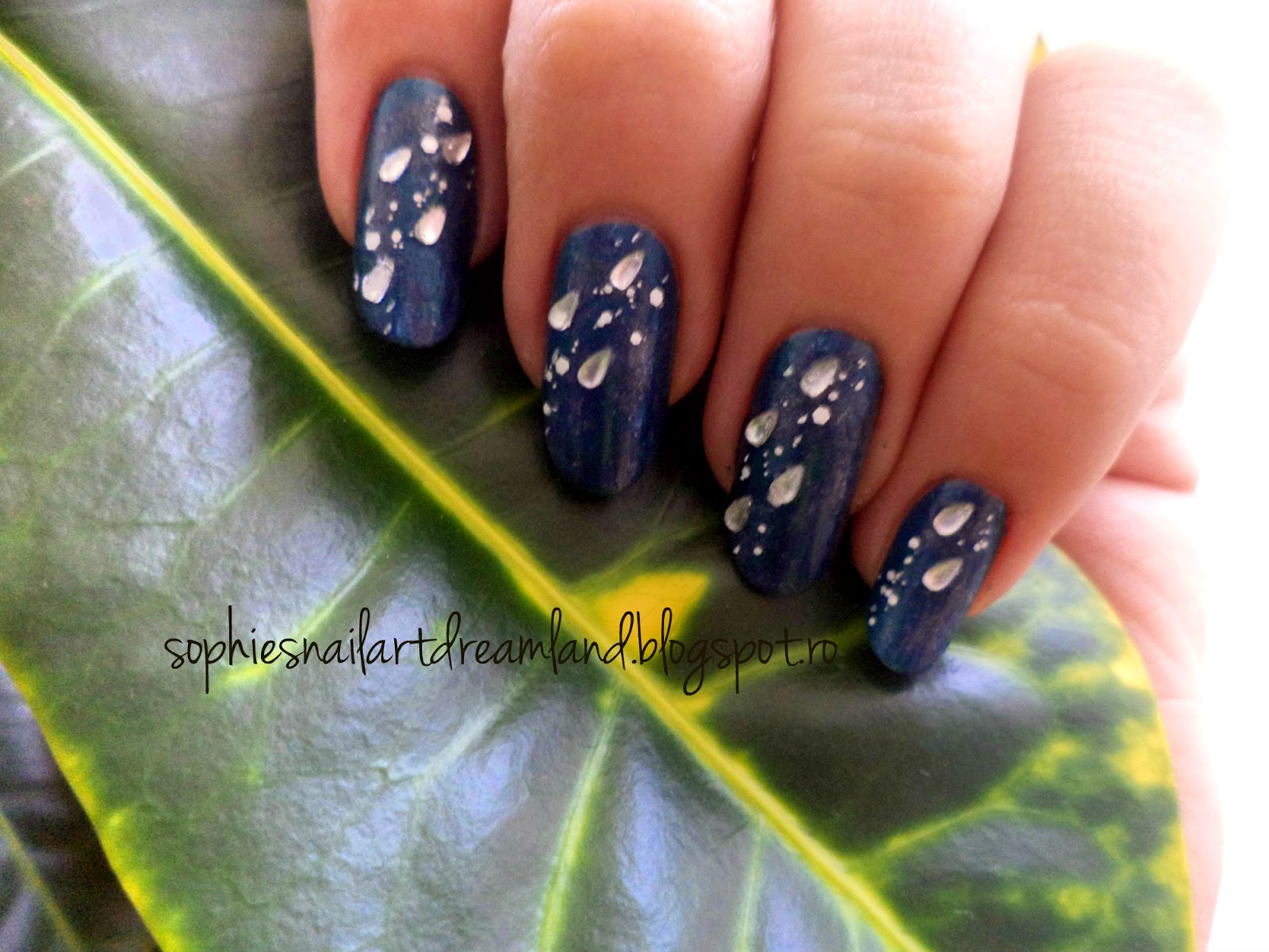 Alphabet nail art challenge - Letter R for... rain! | Sophie's Nail Art ...