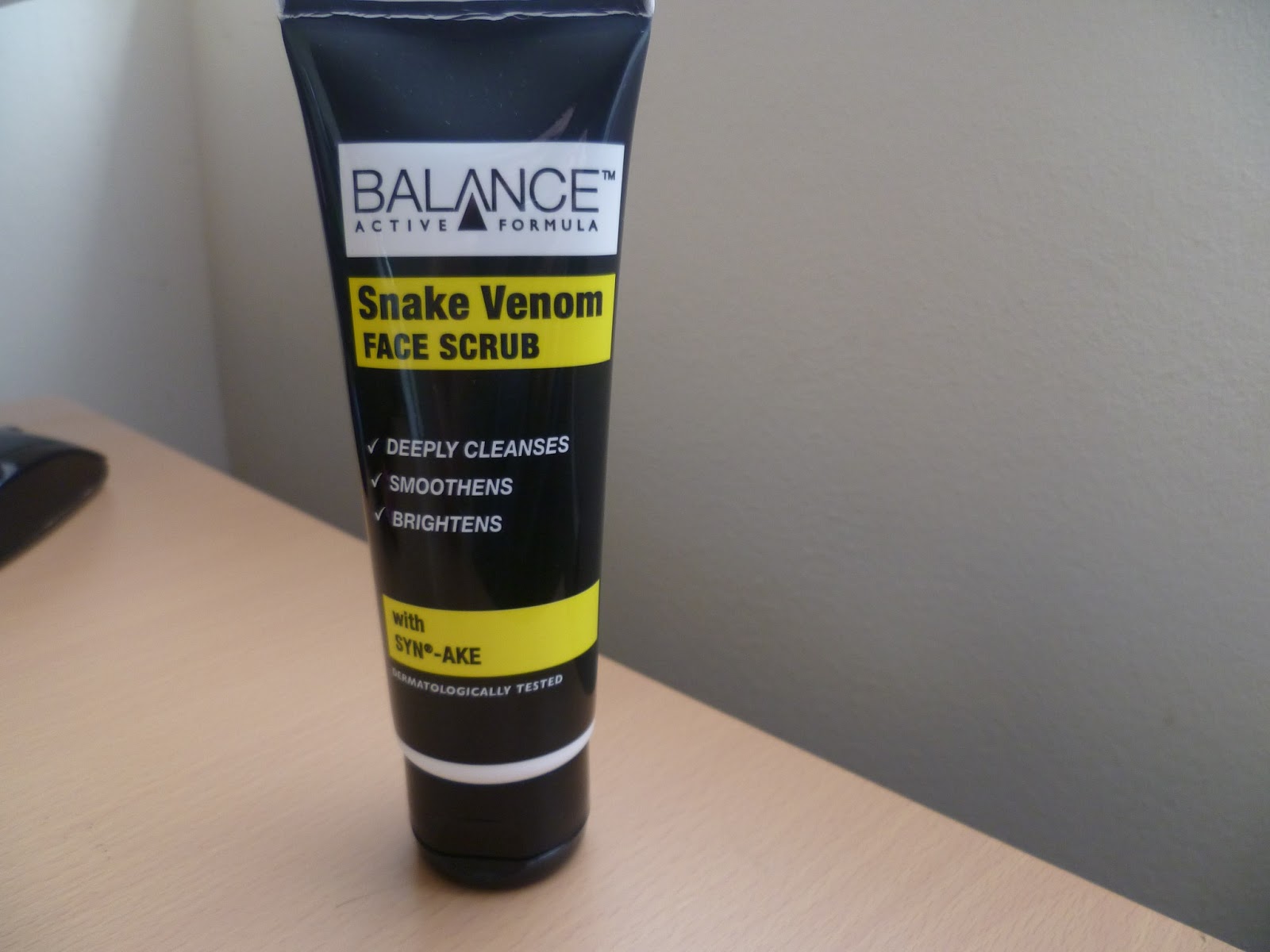 Skincare | Balance Active Formula Snake Venom Face Scrub - Futures