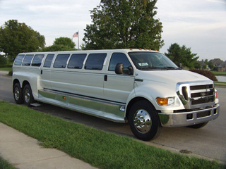 Ford Limo | AUTOMOBILE ROAR
