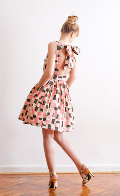 Down and Out Chic: Sexy Back