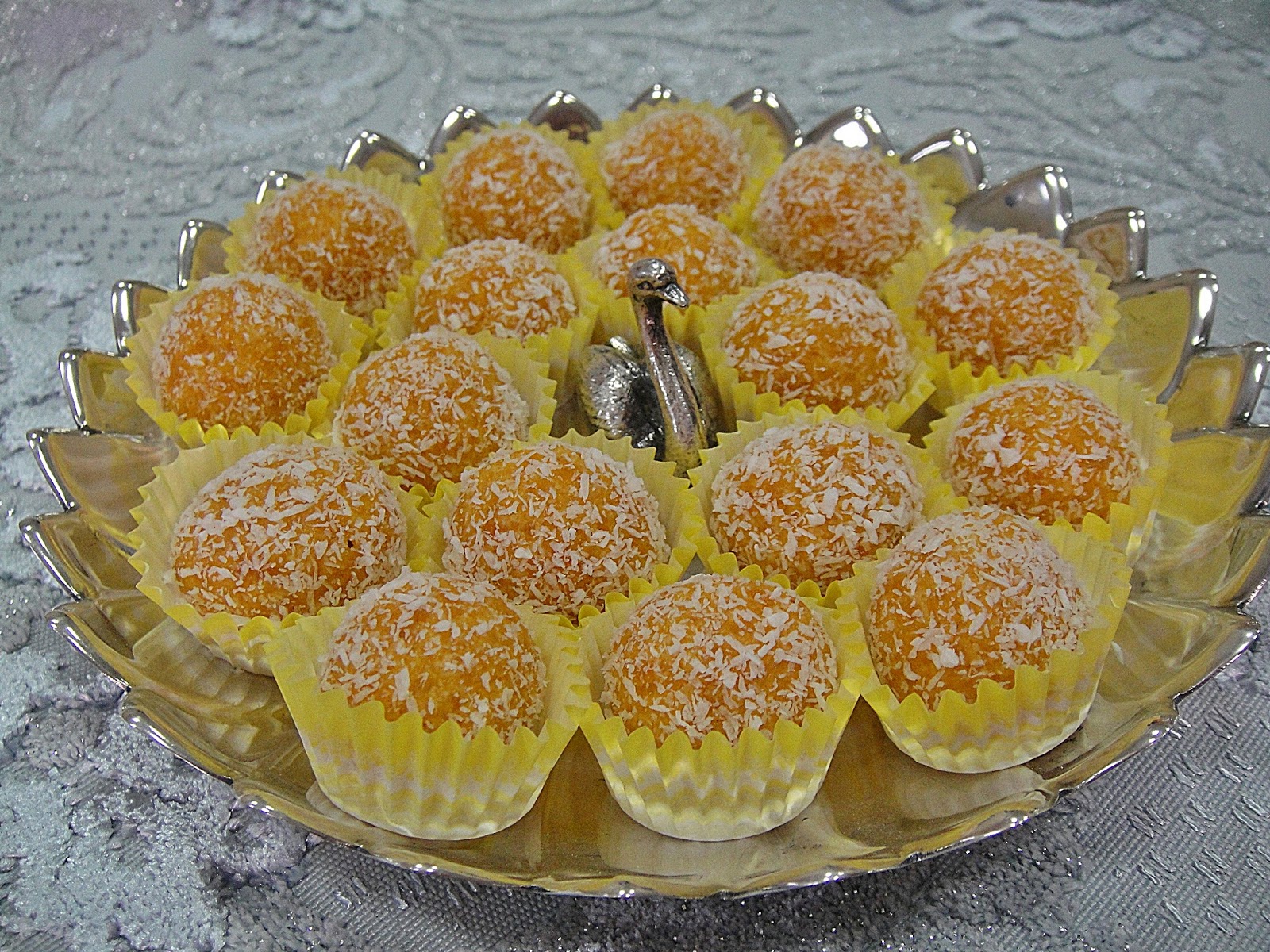 Maryam's Culinary Wonders: 396. Iraqi Apricot-Coconut Balls