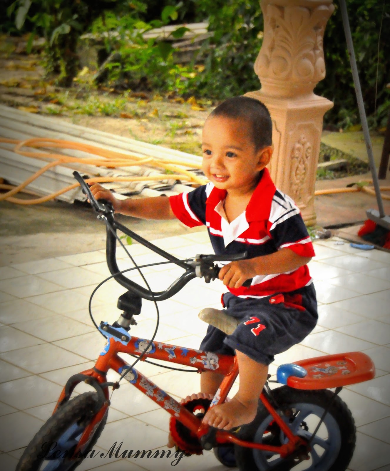 Gambar Budak Naik Basikal