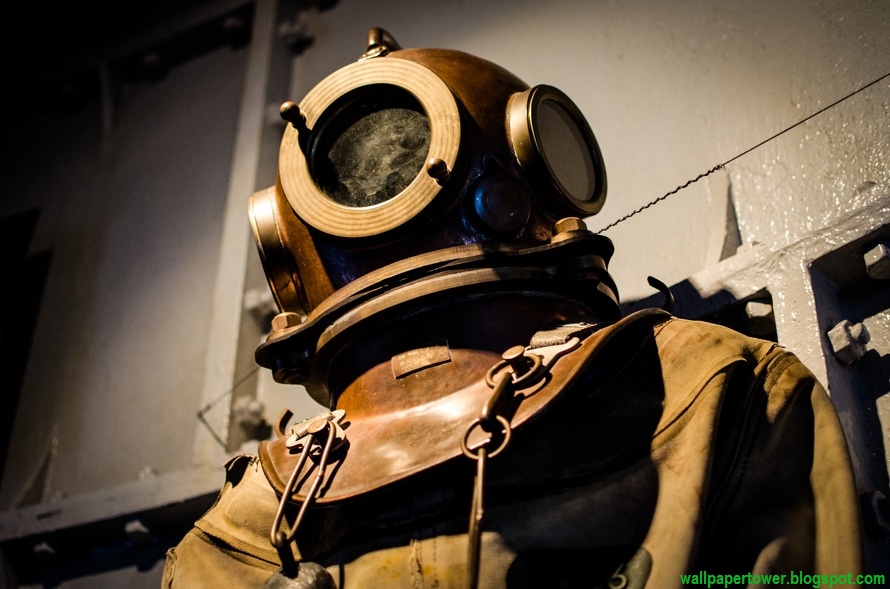 Vintage Historical Old Diver - Wallpaper Tower