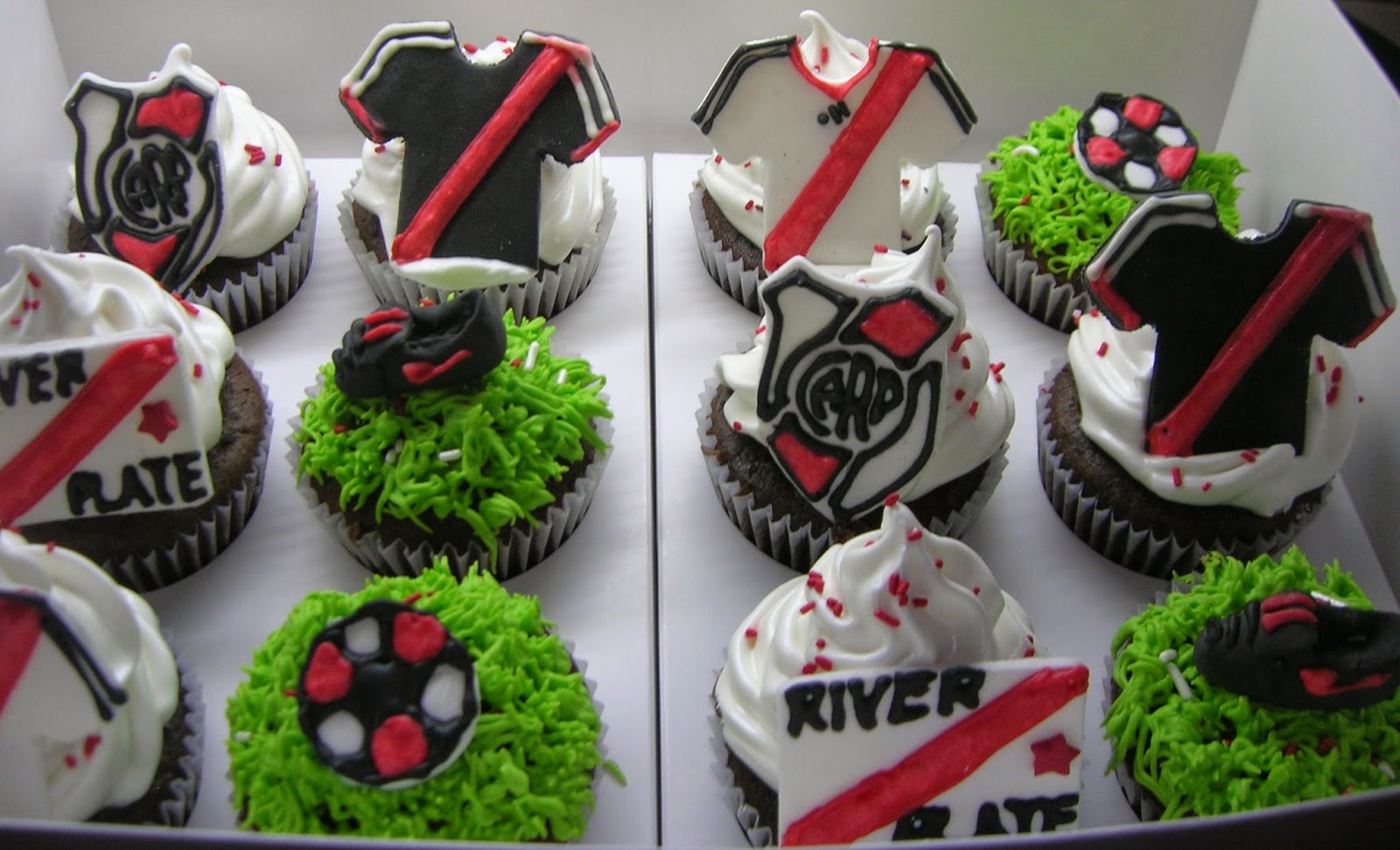 SWEET! cupcakes: River Plate Cupcakes