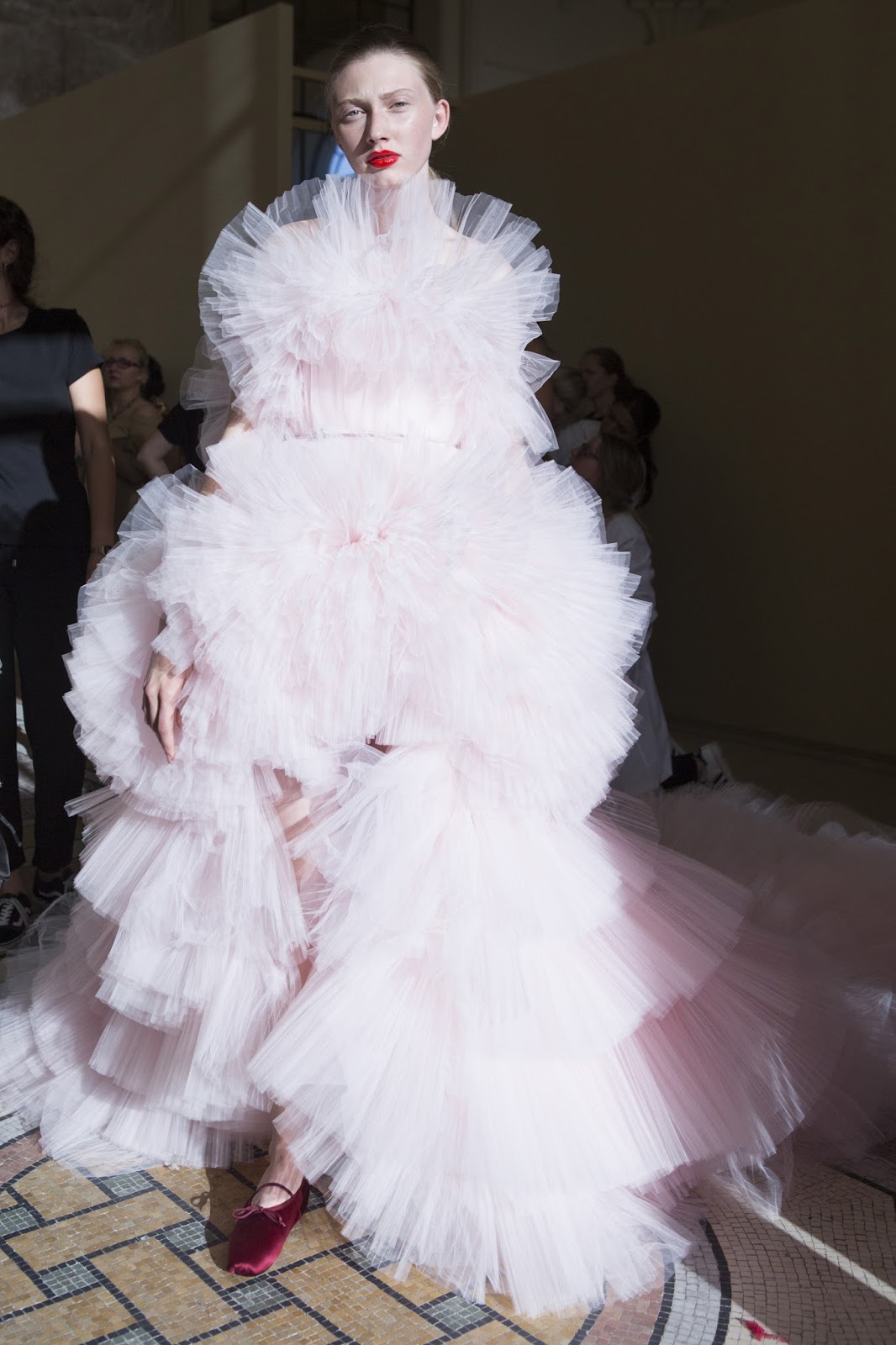 Giambattista Vali Fall 2017 Haute Couture Show