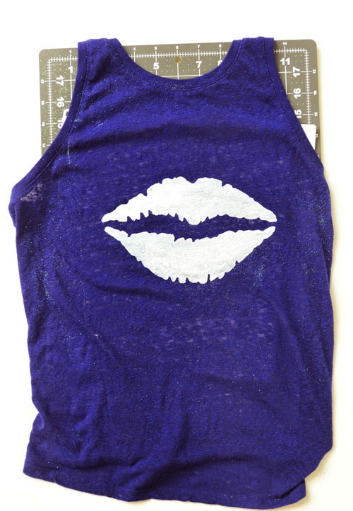 iLoveToCreate Blog: Splattered Lip Tank Top Tutorial