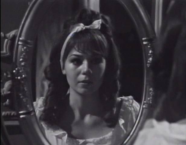 Random Fandoms: Dark Shadows character profile, Victoria Winters/Maggie ...