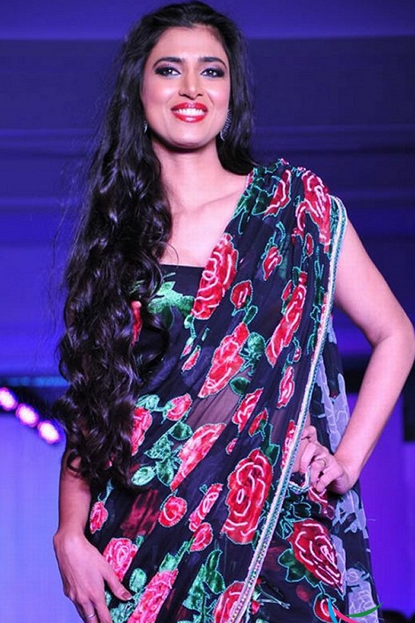 INDIAN BEAUTIES: KASTHURI