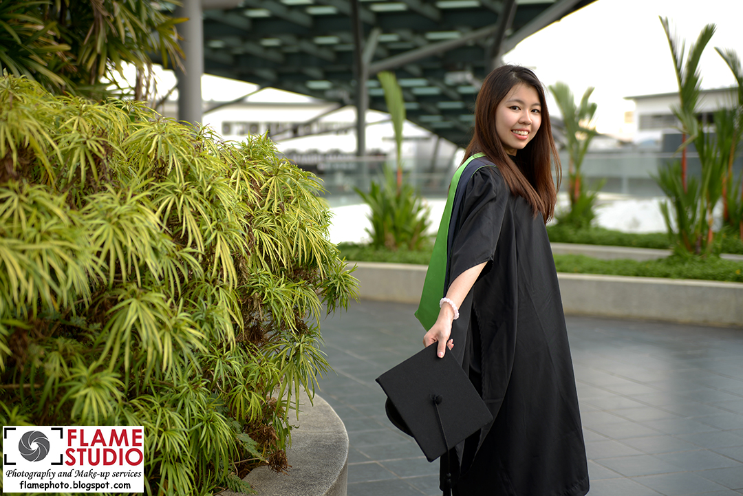 Flame Graduation Photography Studio: Graduation Convocation Family ...