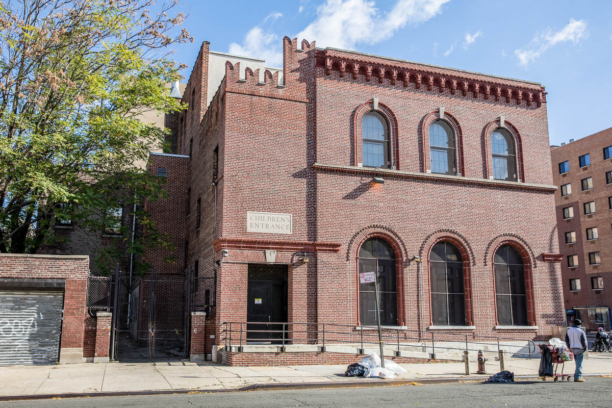 Deserted Places: A secret abandoned apartment inside New York's Hunts ...